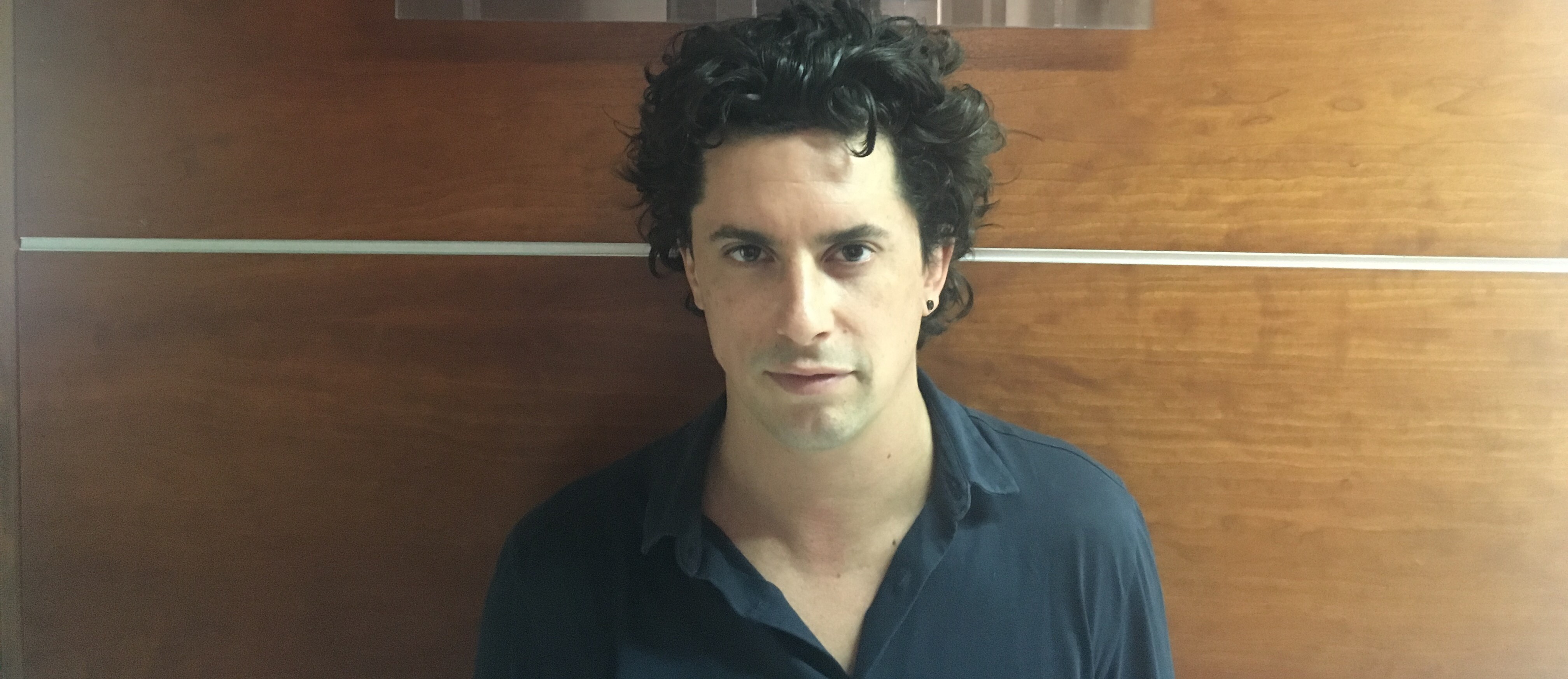 Zoom Concierto: Benjamín Labatut presentó su libro "Después de la luz ...