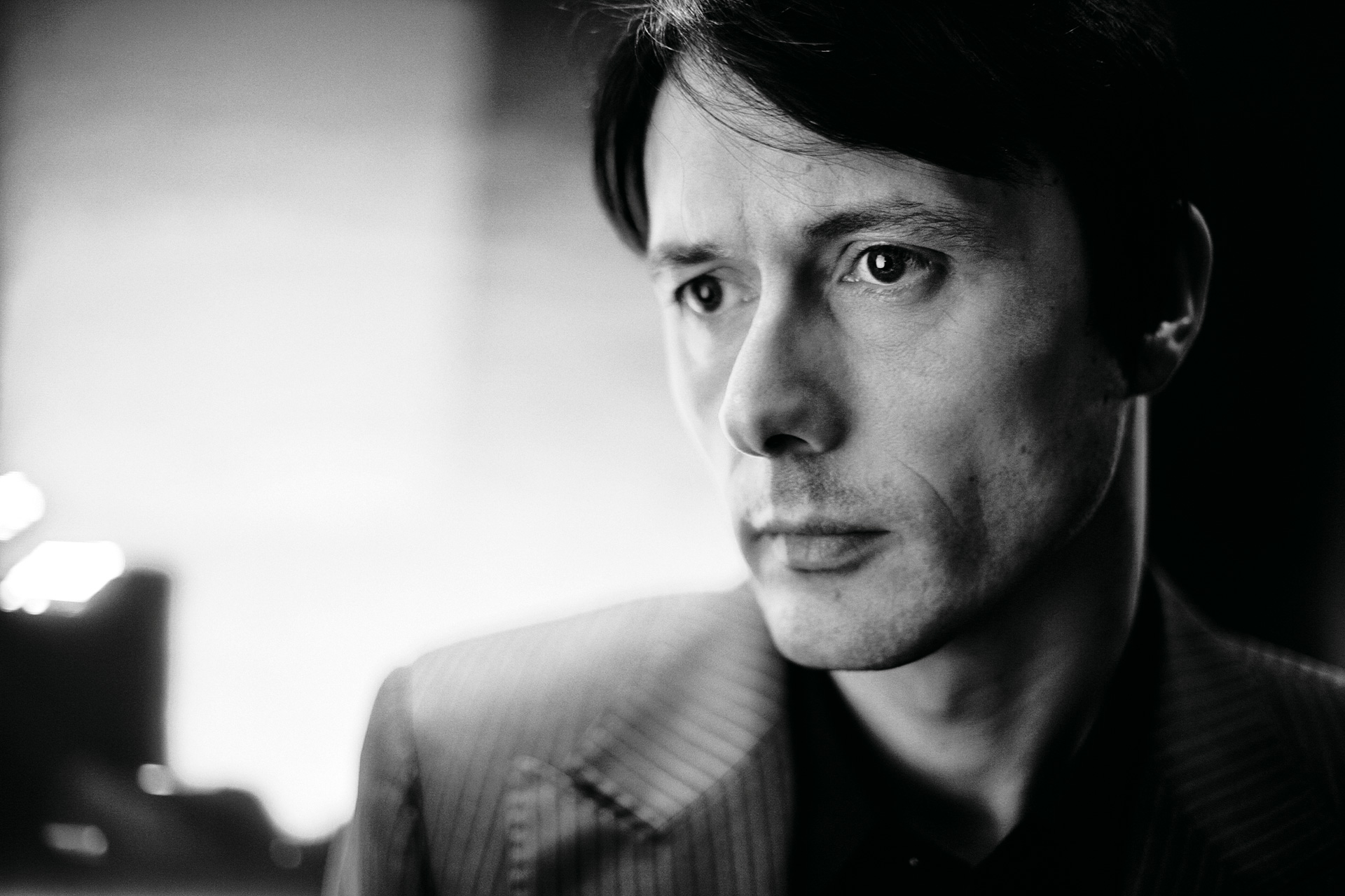 Brett Anderson publica el tema inédito "Forest Lullaby" — Radio ...