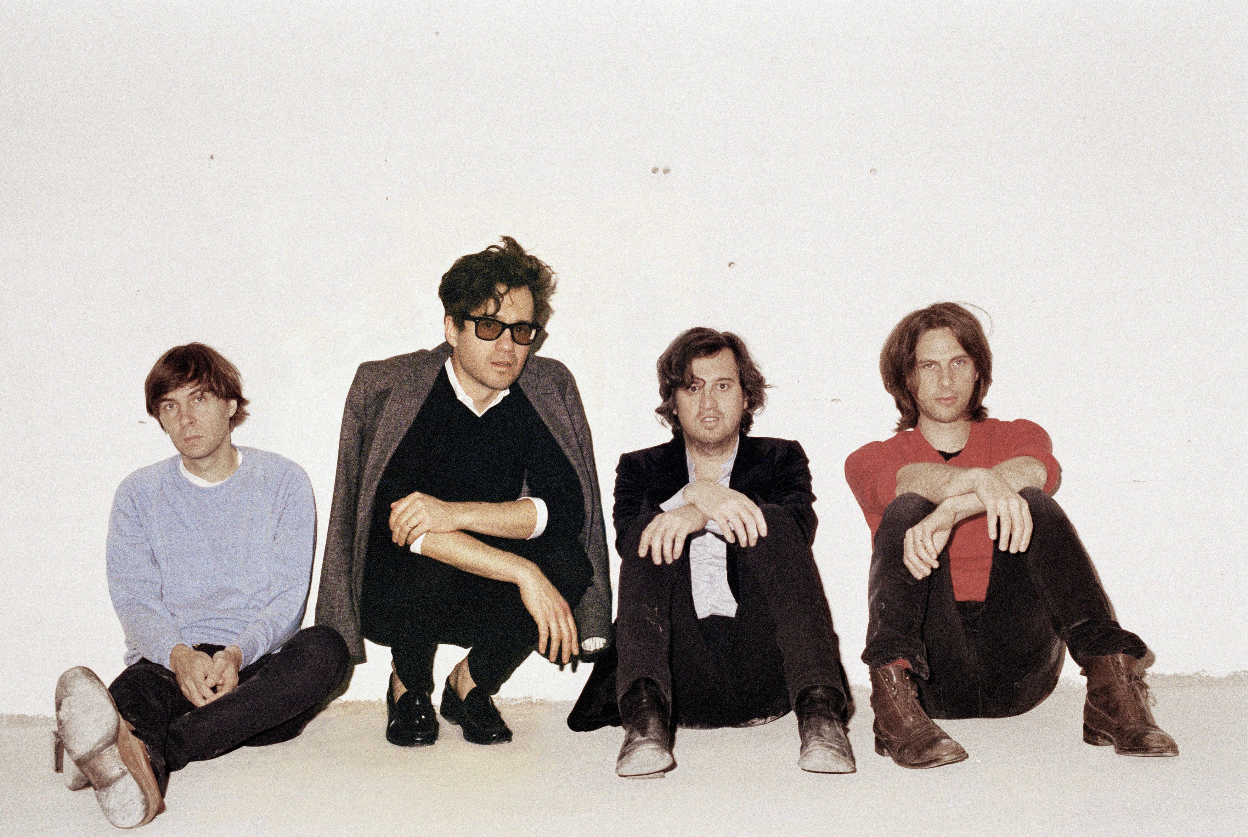 Phoenix estrenó el video de su último single “Goodbye Soleil“ — Radio ...