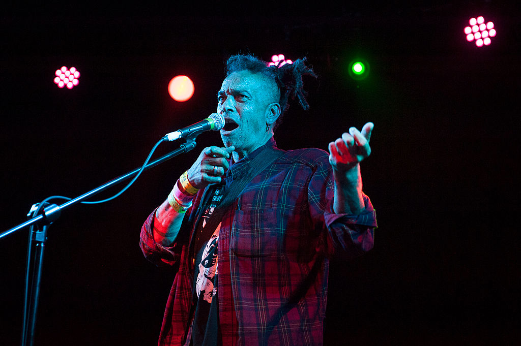 A los 57 años murió Chuck Mosley, excantante de Faith No More — Radio ...
