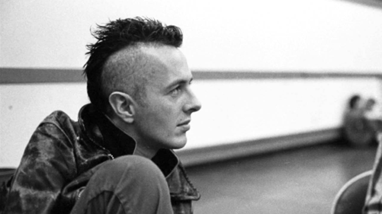 Lanzarán compilatorio con temas inéditos de Joe Strummer — Radio ...