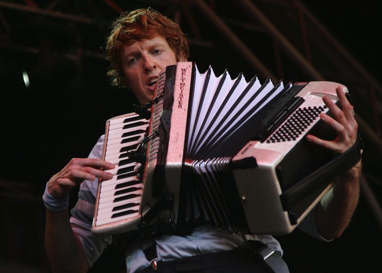 Richard Reed Parry de Arcade Fire anuncia nuevos álbumes y comparte ...