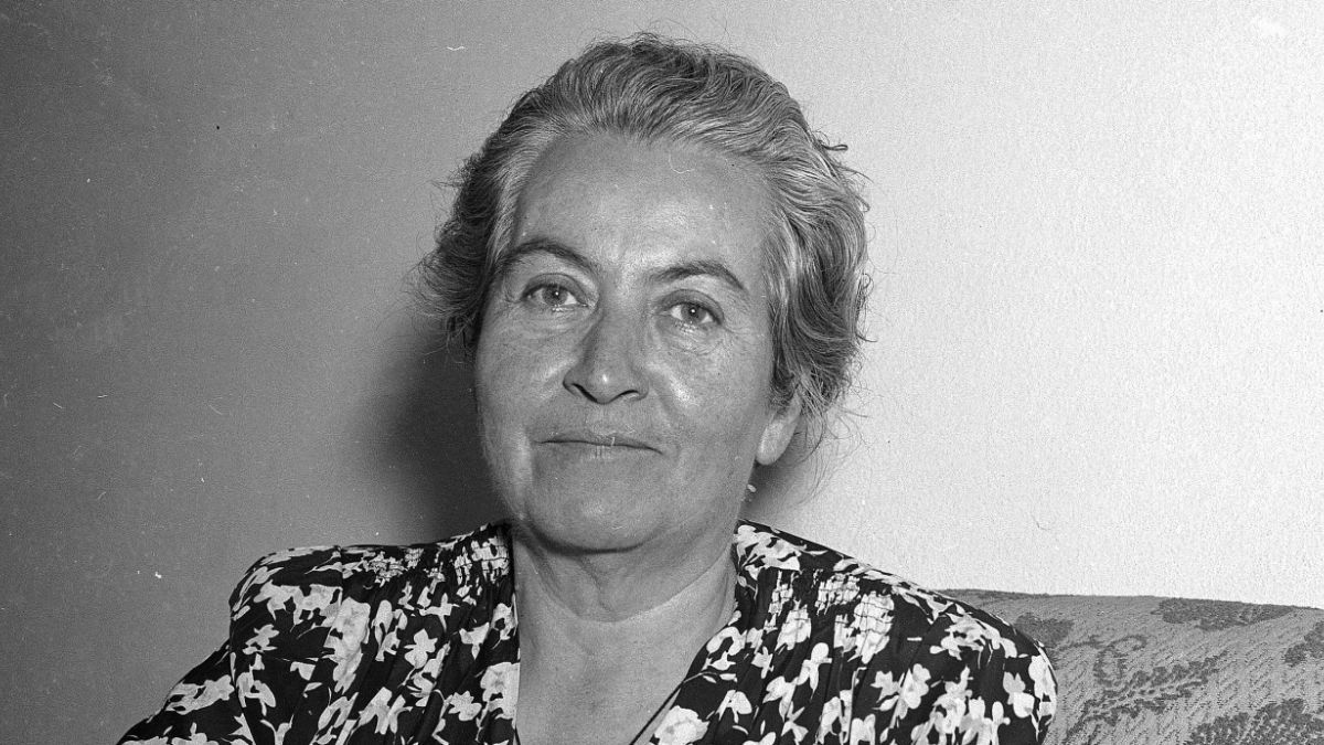 Gabriela Mistral está entre las 100 mujeres que cambiaron el mundo ...