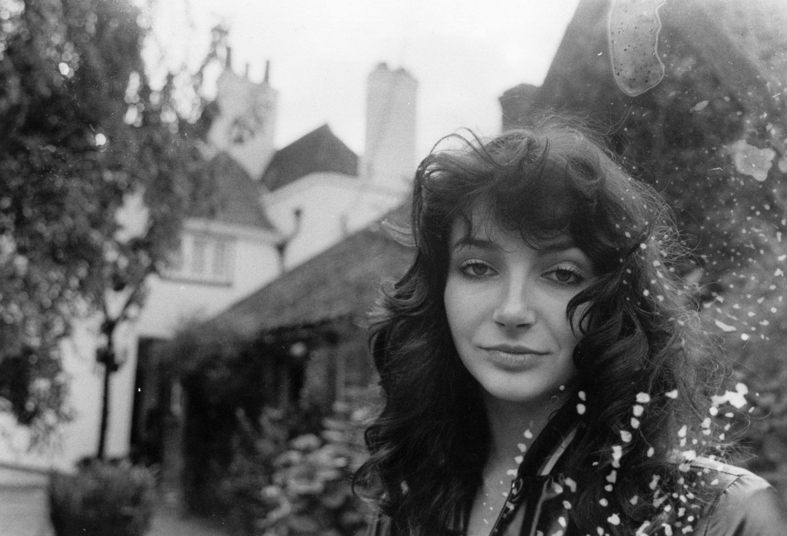 Kate Bush lanzará nuevo libro con una selección de sus letras — Radio ...
