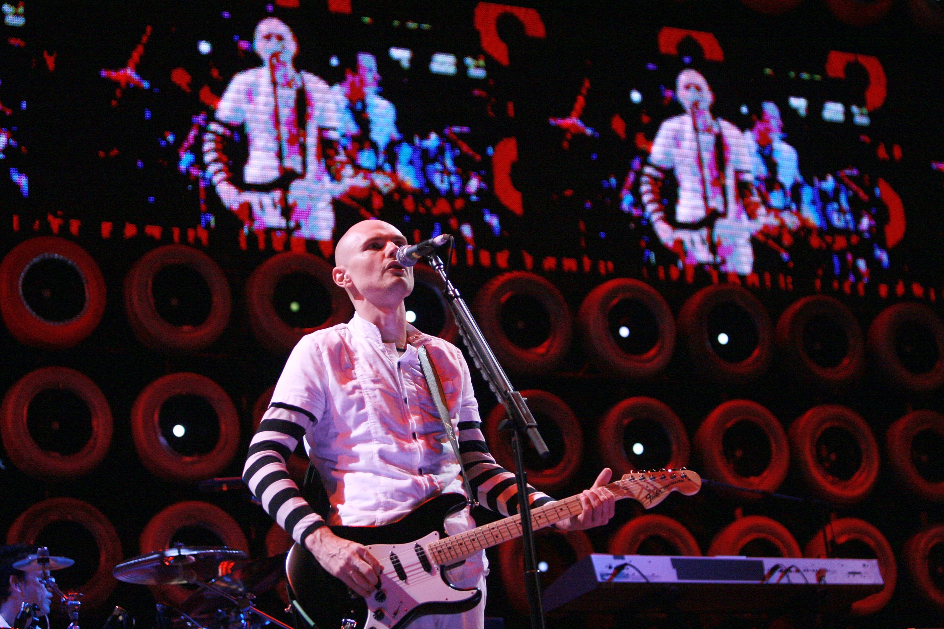 Smashing Pumpkins estrenó nuevo álbum: Shiny and Oh So Bright — Radio ...