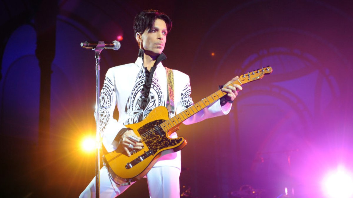 Prince: Hace 63 años nació el cantautor, bailarín y actor ...