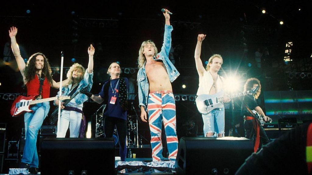 Joe Elliot: 63 años cumple el frontman de Def Leppard — Radio Concierto ...