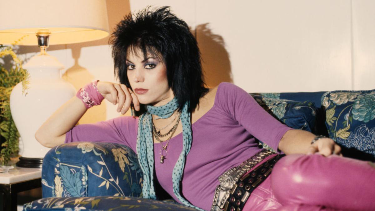Joan Jett: 65 años cumple la cantante, guitarrista y compositora ...