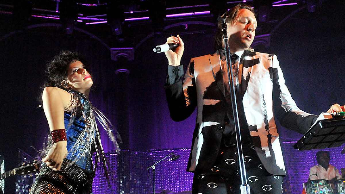 Arcade Fire anuncia su nuevo álbum "WE" y comparte una nueva canción ...