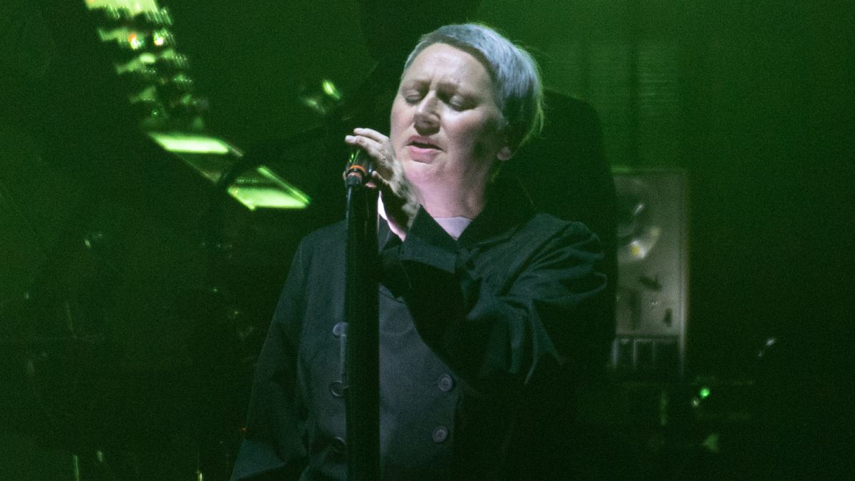 Elizabeth Fraser compartió canción de su nuevo proyecto — Radio ...