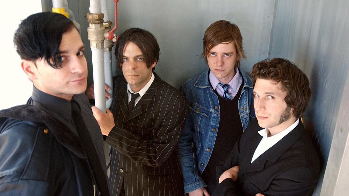 Interpol comparte ‘The Black EP' en el aniversario de su álbum debut ...