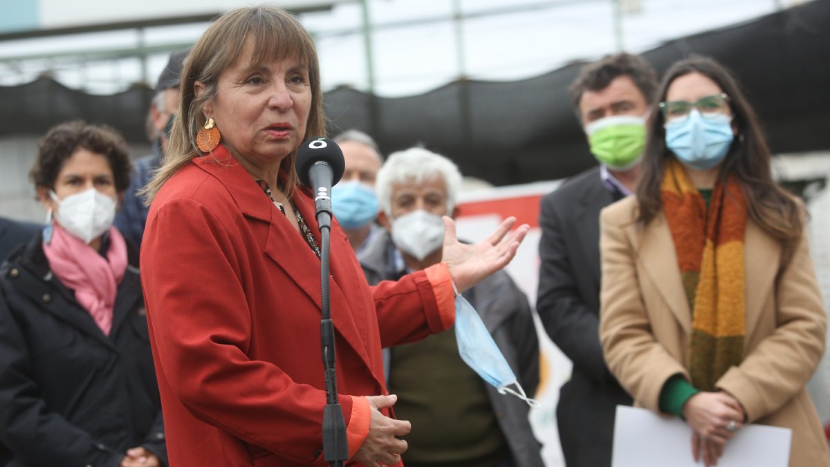 Renuncia la ministra de Desarrollo Social, Jeanette Vega — Radio ...