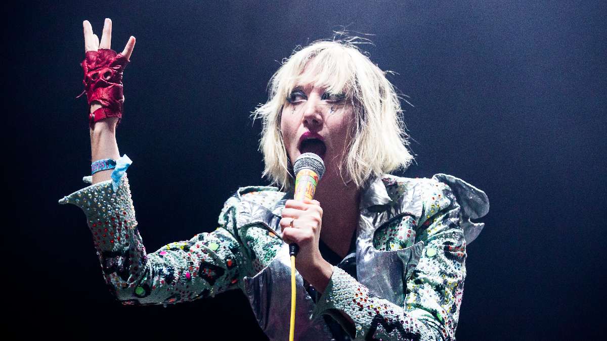 Yeah Yeah Yeahs comparte un fragmento del nuevo sencillo 'Burning' que ...