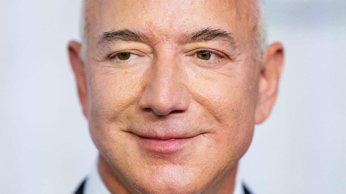 Jeff Bezos agradeció que los escritores de 'The Rings of Power' lo ...