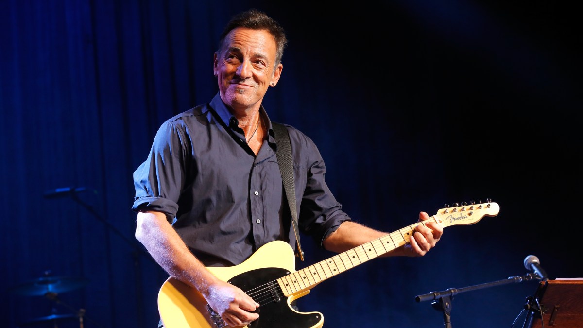 Bruce Springsteen celebra el soul con “Only The Strong Survive” — Radio ...