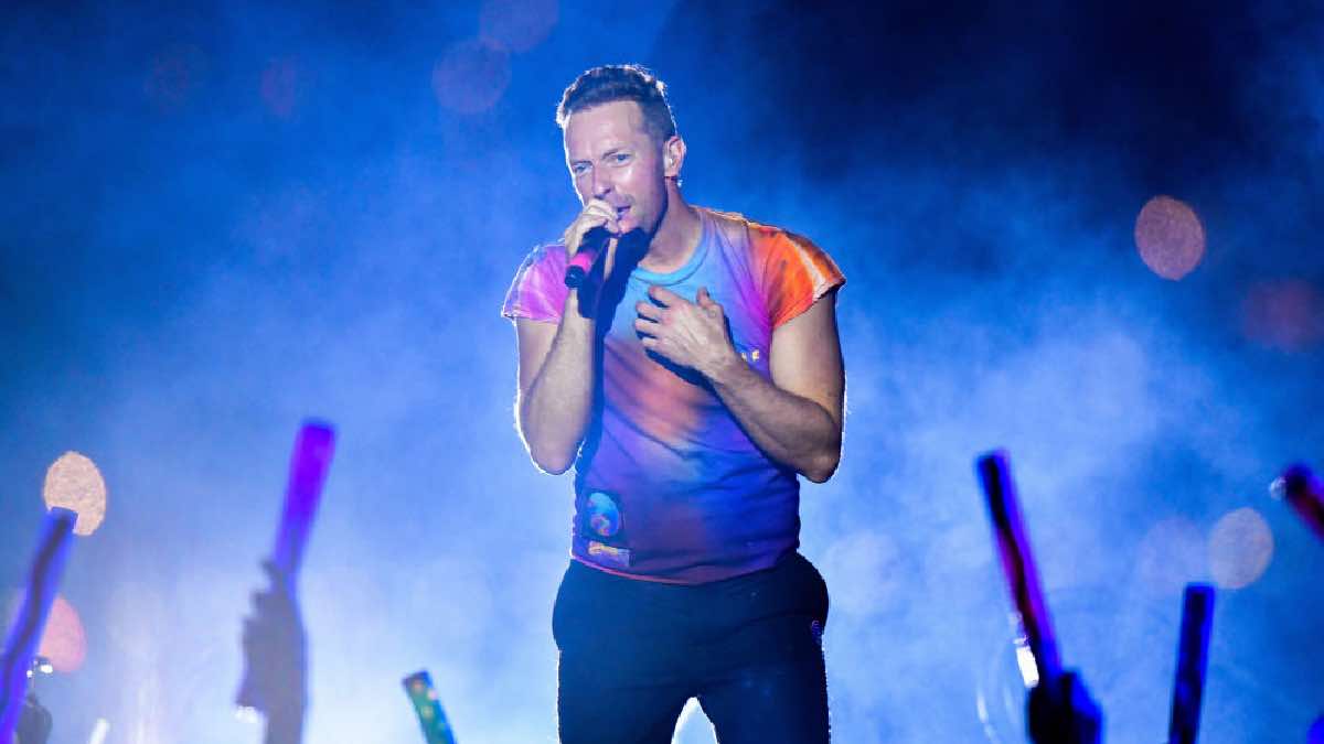 Coldplay interpreta "Clocks" para aniversario número 20 de Kimmel Live ...