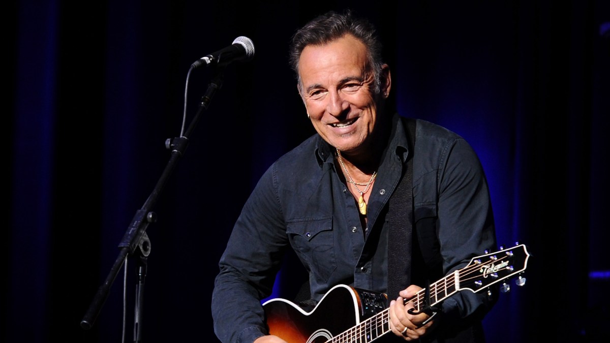 Bruce Springsteen interpretó 'If I Was The Priest' por primera vez ...