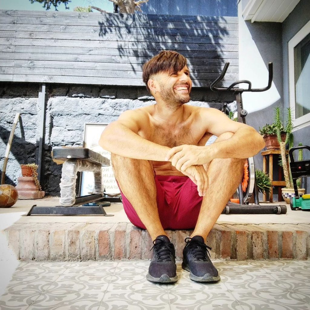 "Siempre bello": Mario Horton sorprendió con increíble cambio de look ...