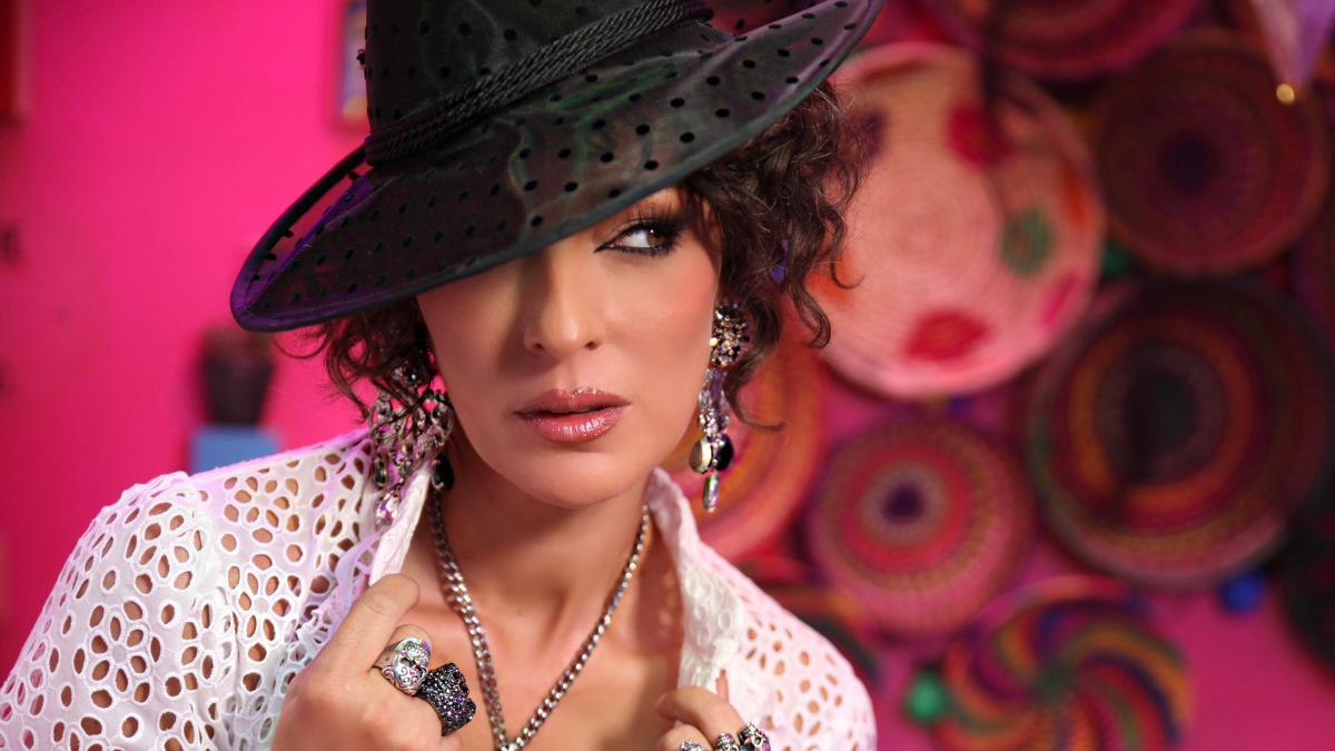 Mara Barros, la clásica corista de Joaquín Sabina aterriza en Chile ...