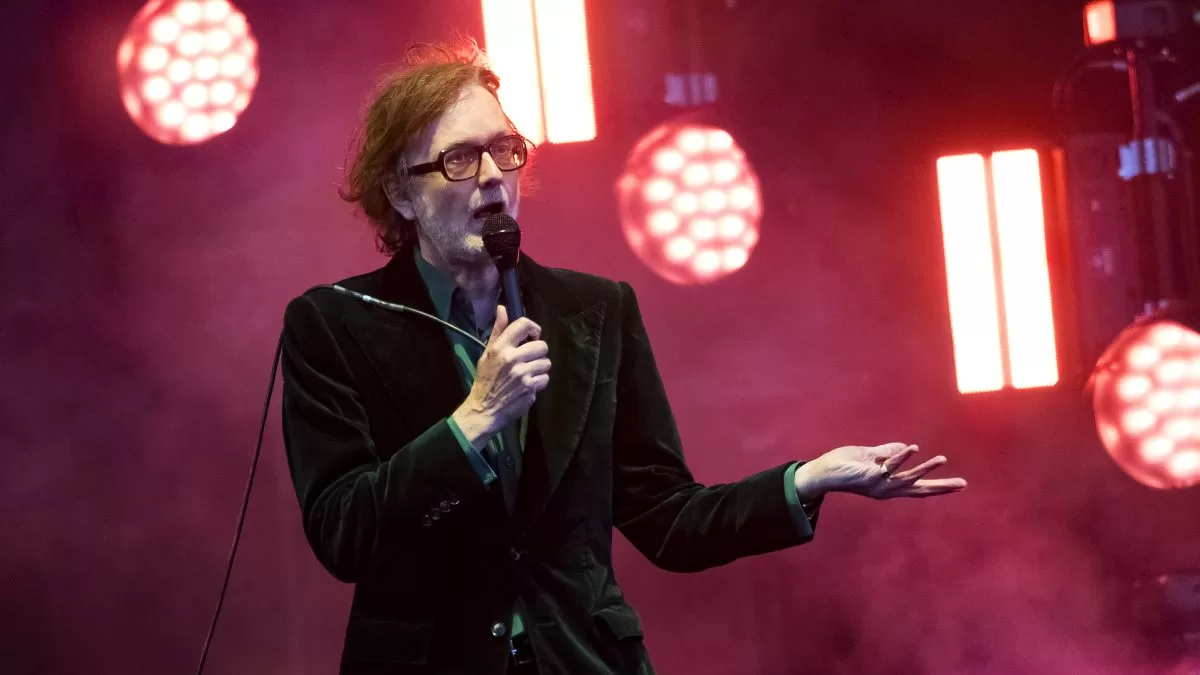 Pulp rindió emotivo homenaje al difunto bajista de la banda Steve Mackey — Radio Concierto Chile