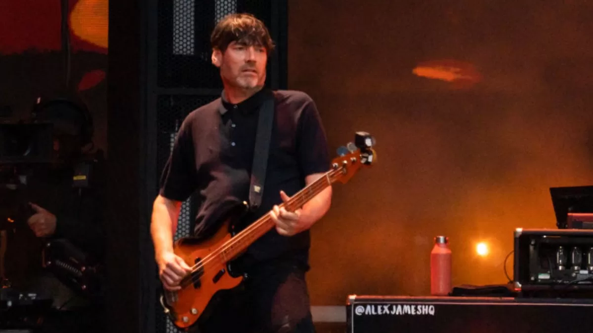 Más allá del escenario: Alex James, bajista de Blur, se aventura en un nuevo territorio — Radio ...