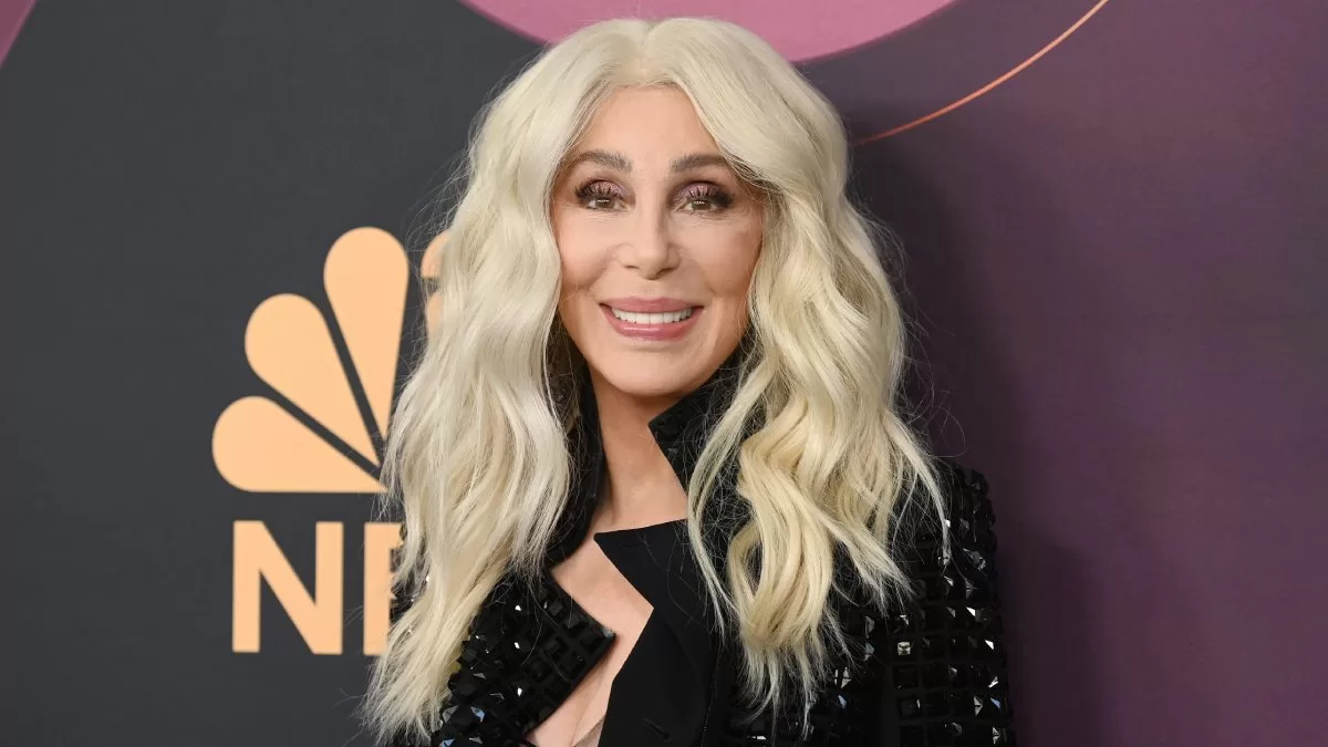 Cher lanza su primer disco navideño junto a Stevie Wonder, Michael Bublé, Cyndi Lauper y más ...