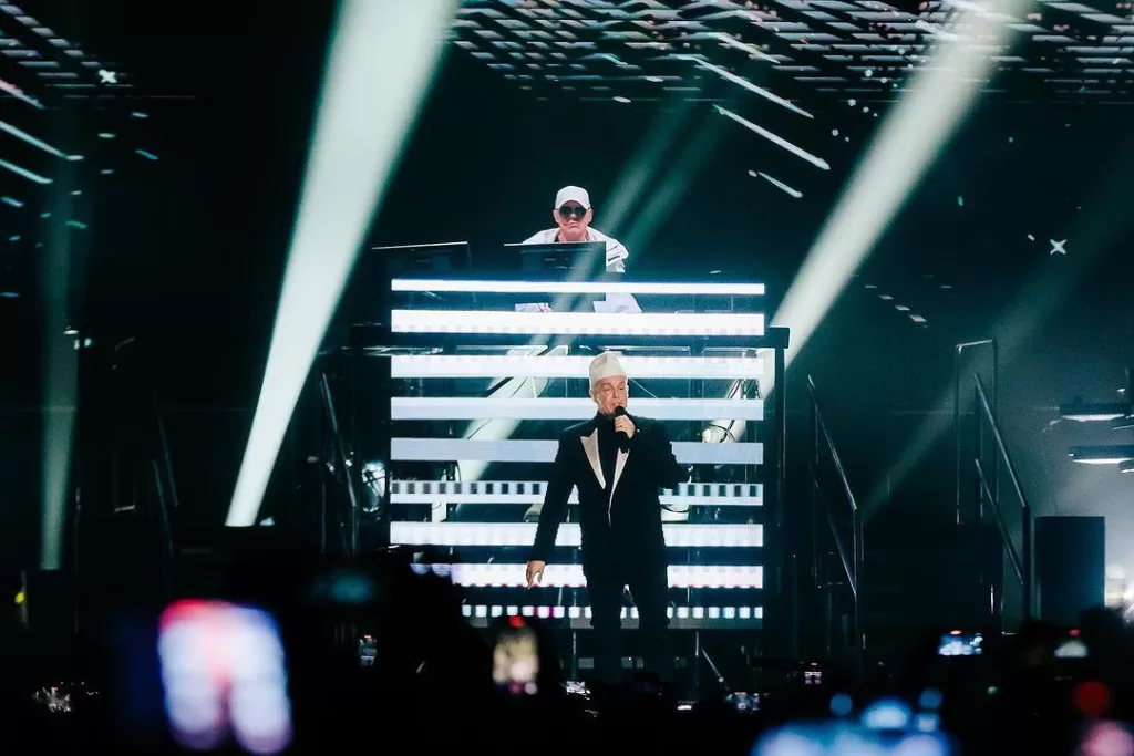 Pet Shop Boys repasó sus más de cuatro décadas de música con un show de primer nivel en Movistar ...