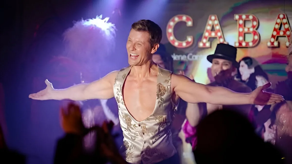 Neilas Katinas y su club social: Un lugar para bailar y hacer amigos ...