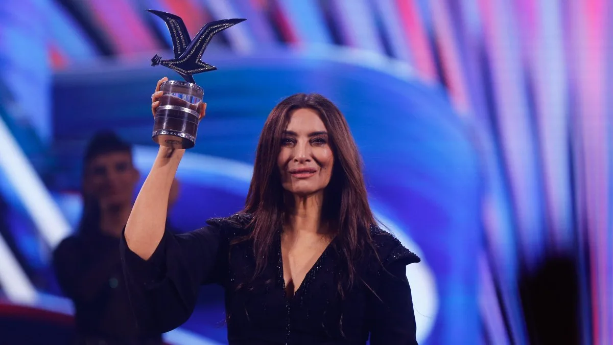 ¡Histórico! Myriam Hernández brilla en el Festival de Viña y recibe la Gaviota de Platino entre ...