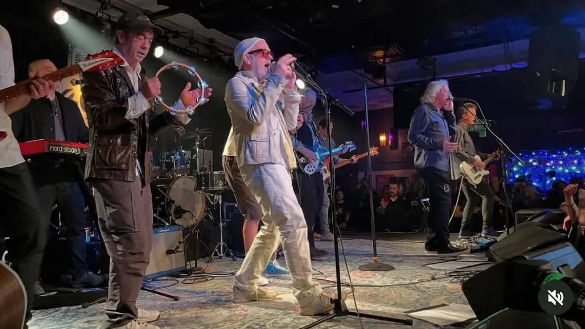 R.E.M. sorprende con reunión inesperada en homenaje a "Murmur" — Radio ...