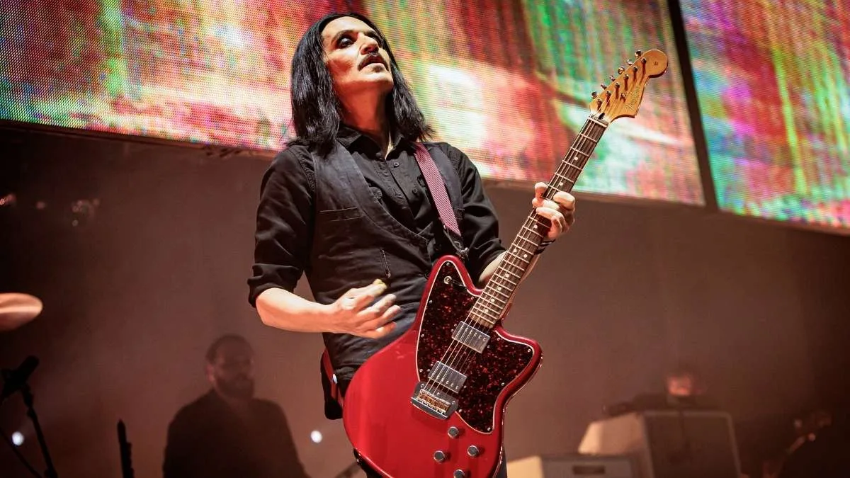 Brian Molko, vocalista de Placebo, enfrenta cargos por difamación tras ...
