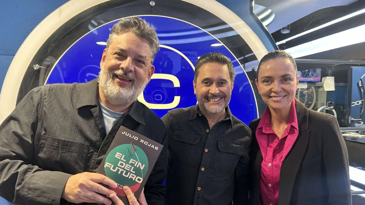 "Es una locura, todo está muy rápido": Julio Rojas conversa sobre su nuevo libro en Nada Es Tan ...