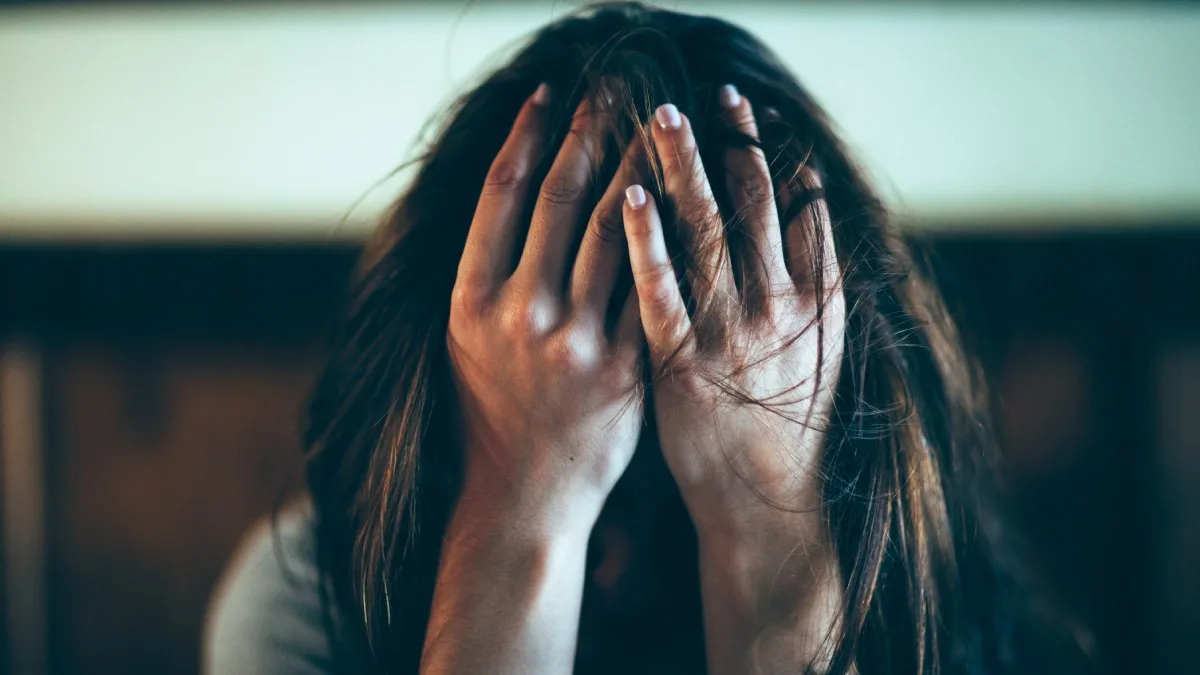 Las 8 frases que, según la psicología, revelan una infelicidad crónica ...