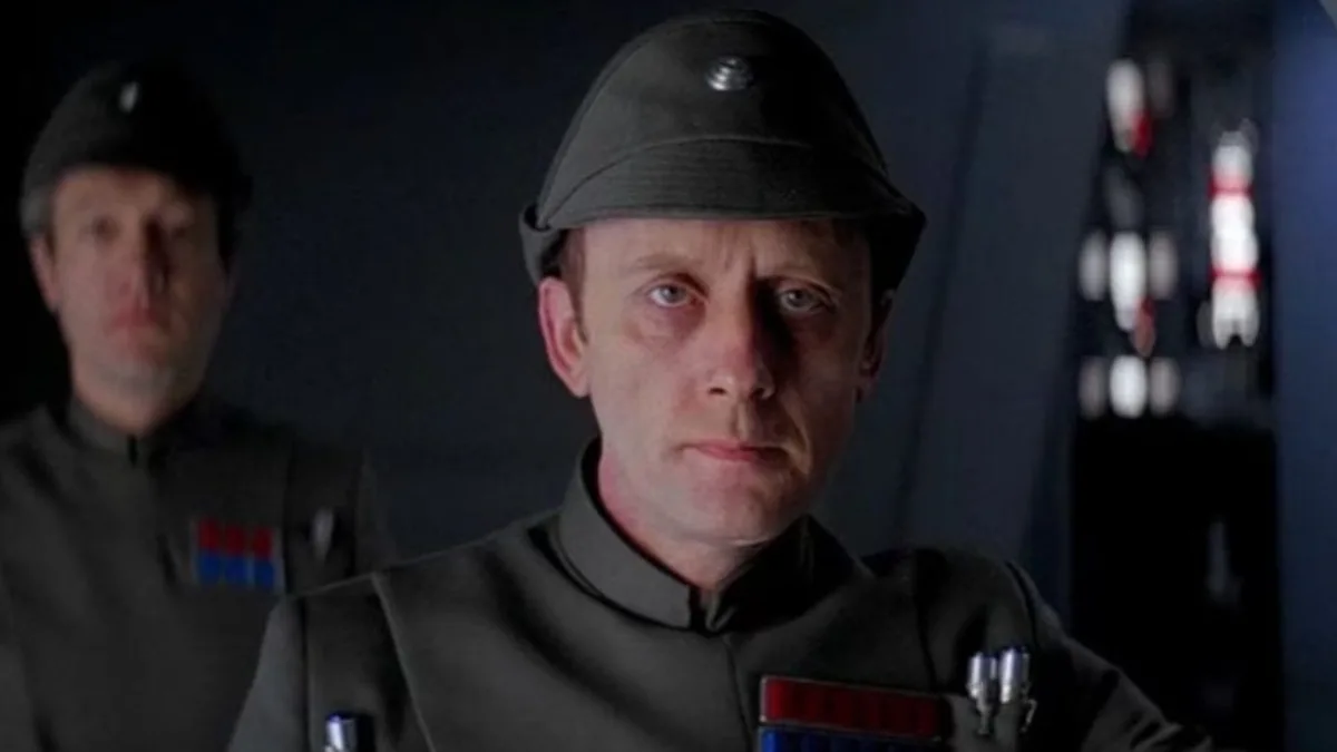 Muere Kenneth Colley, el recordado almirante Piett de "Star Wars", a ...