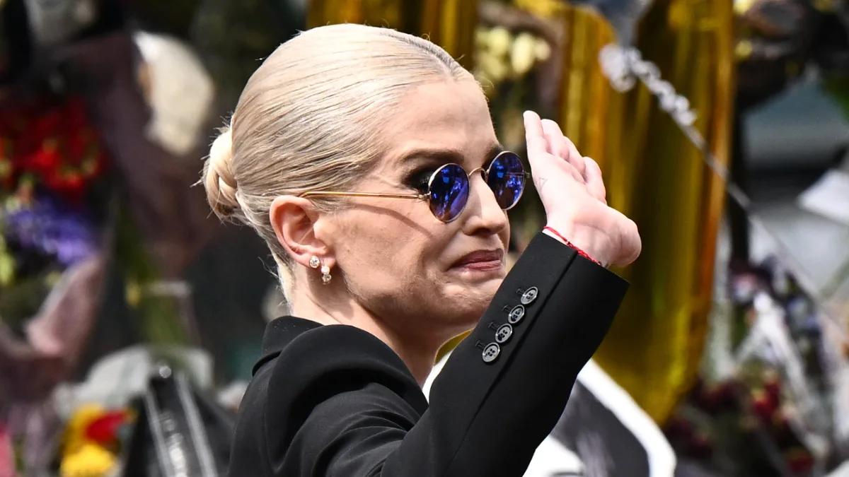 Kelly Osbourne agradece a fans por "el amor, el apoyo y los bonitos ...