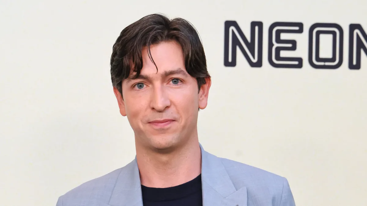 Nicholas Braun, estrella de "Succession", es detenido en Estados Unidos — Radio Concierto Chile