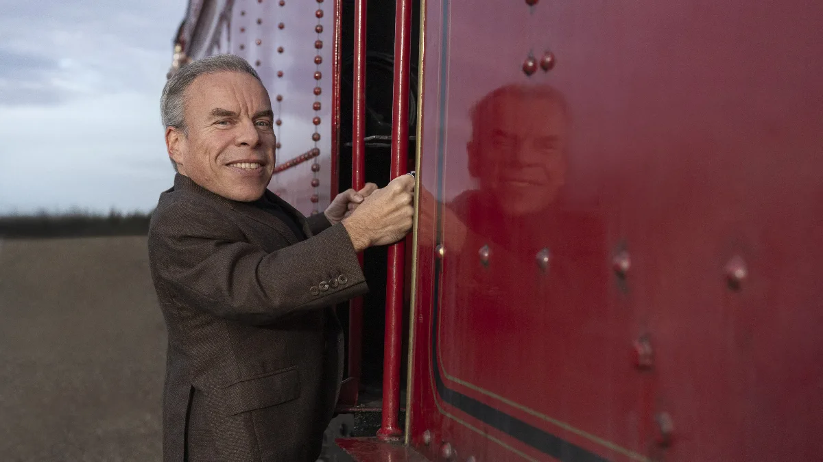 Warwick Davis regresa a Hogwarts como Filius Flitwick en la nueva serie ...