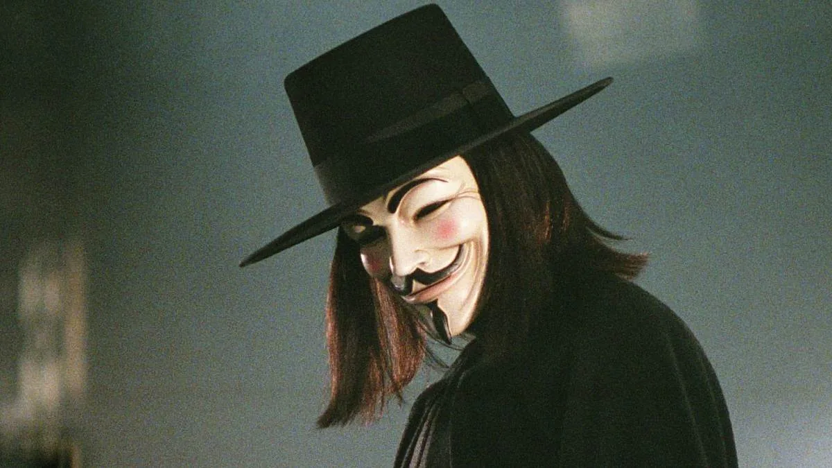HBO Max prepara serie de "V for Vendetta" con James Gunn y DC Studios — Radio Concierto Chile