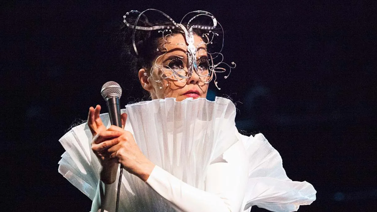 Björk prepara nuevo álbum y anuncia material inédito para 2026 — Radio ...